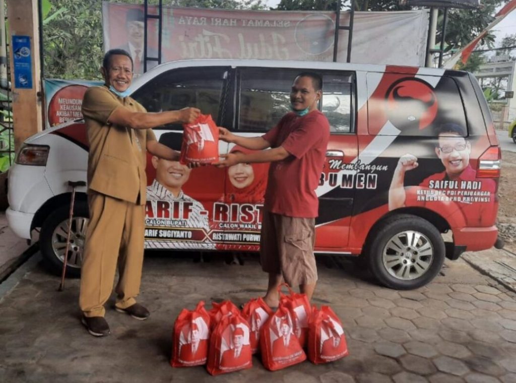 Grandmaster Utut Adianto Berikan Bantuan Sembako Kepada Masyarakat ...