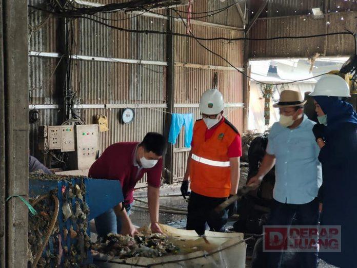 Bupati Husein Belajar Pengelolaan Sampah di Bantar Gebang | DERAP JUANG