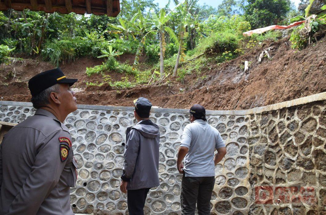 Bupati Husein Hadiri Tasyakuran Pembangunan Talud Ajibarang | DERAP JUANG